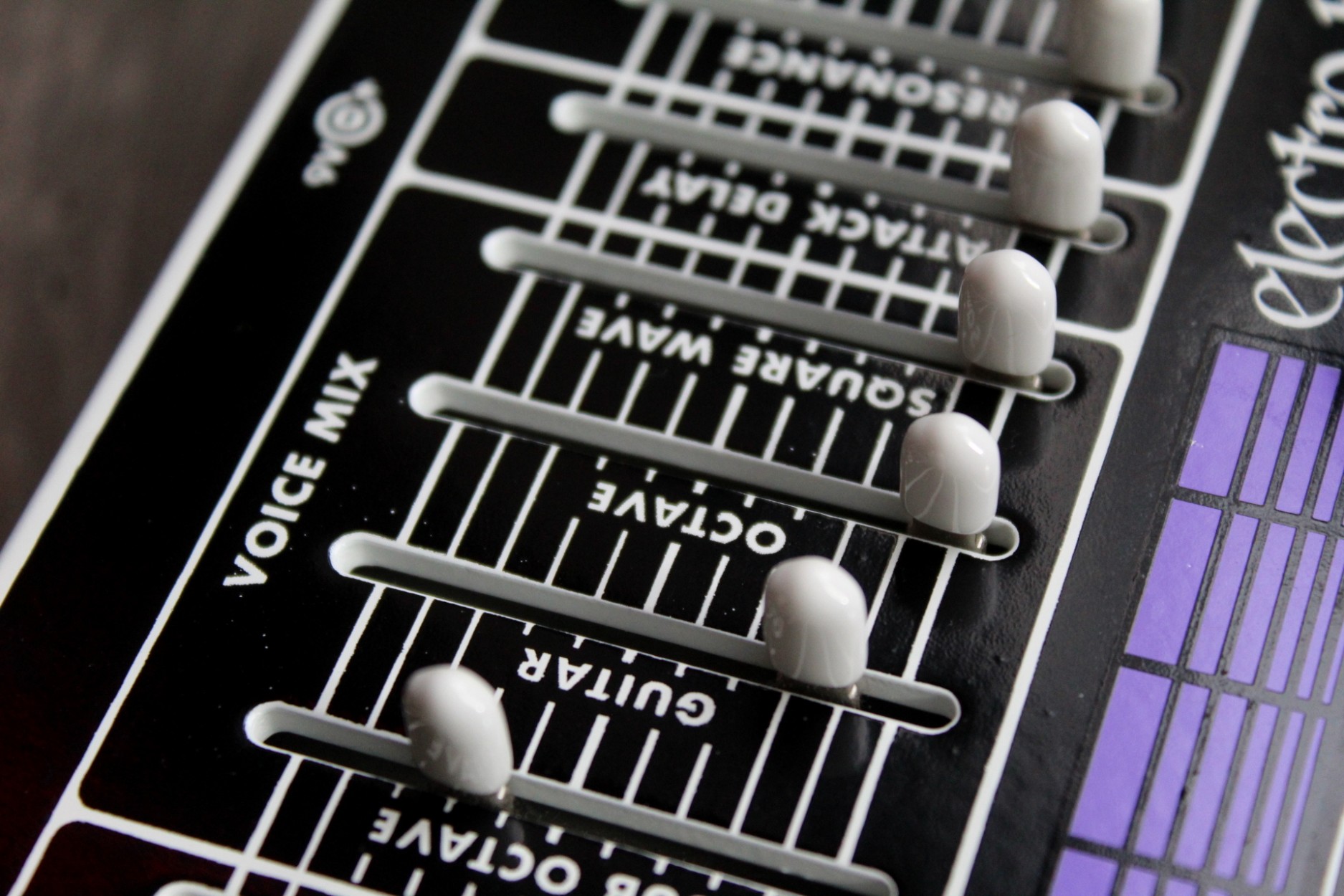 EHX "Micro Synth" - Estudio 54