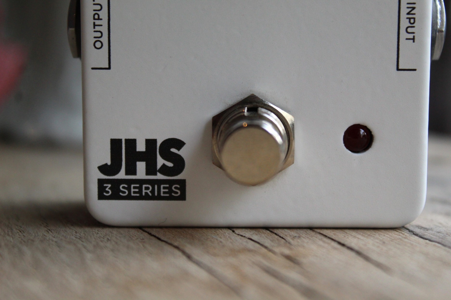 JHS "3 Series Distortion" - Estudio 54