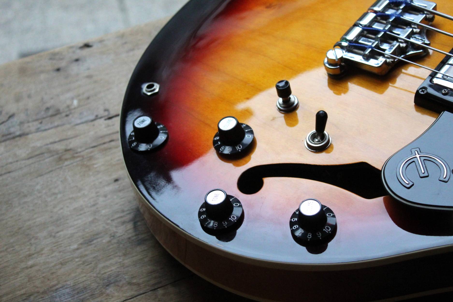 EPIPHONE Rivoli II VC, Made in Korea in the Year 2000, Hardcase, 4, 25 ...