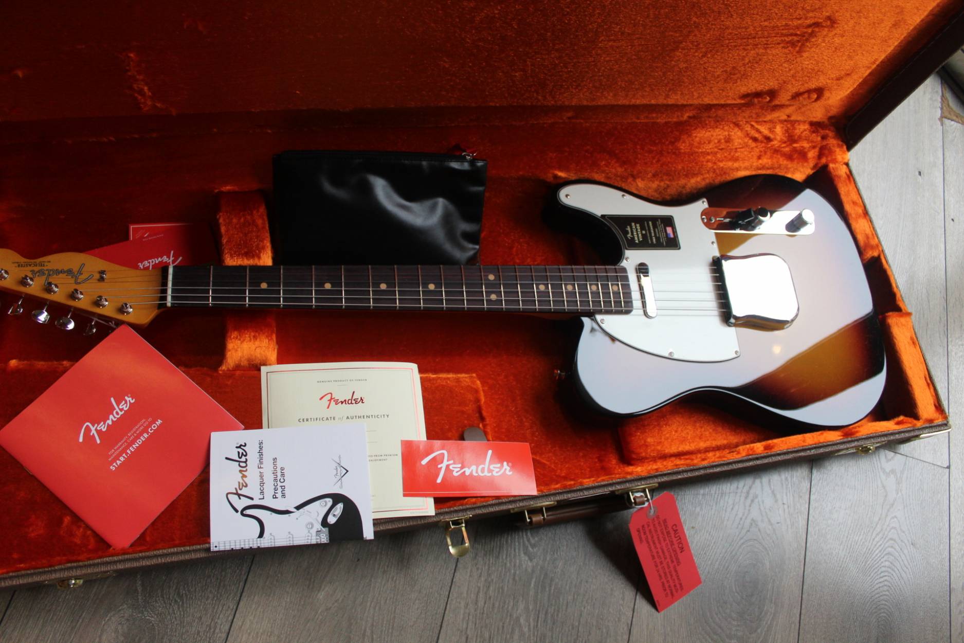 FENDER American Vintage II 1963 Telecaster 3-Color Sunburst, HARDCASE ...